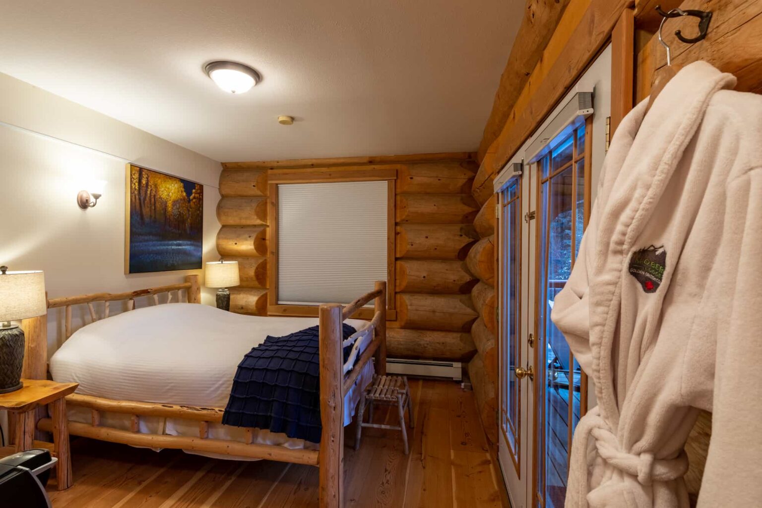 Lodge Room - Moberly Lodge Golden